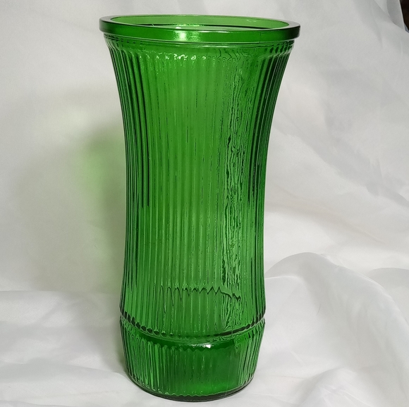 Hoosier | Accents | Hoosier Ribbed Emerald Green Vase 488b | Poshmark